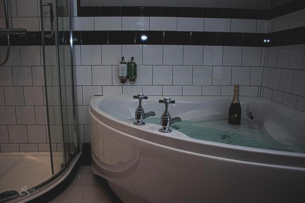HOTEL ANGEL INN | ⋆⋆⋆⋆ | WANGFORD, UNITED KINGDOM | SEASON DEALS FROM £164